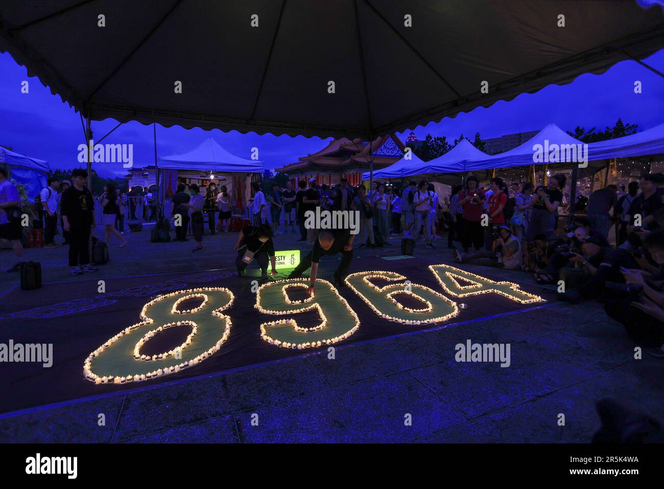 Taipei, Taipei, Taiwan. 4th June, 2023. People place electric candles ...