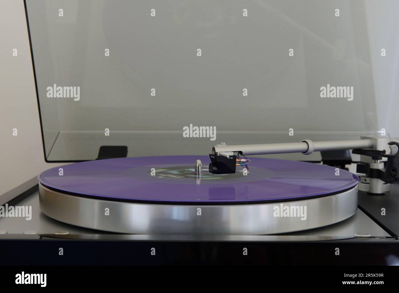 Cartridge record players hi-res stock photography and images - Alamy