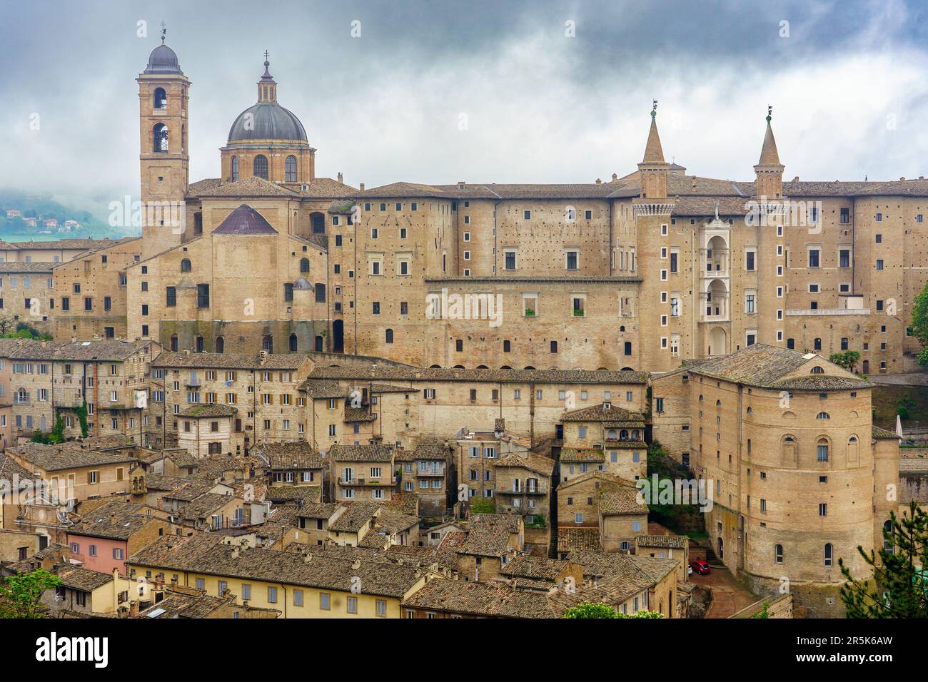 Scenic view castle city hi-res stock photography and images - Alamy