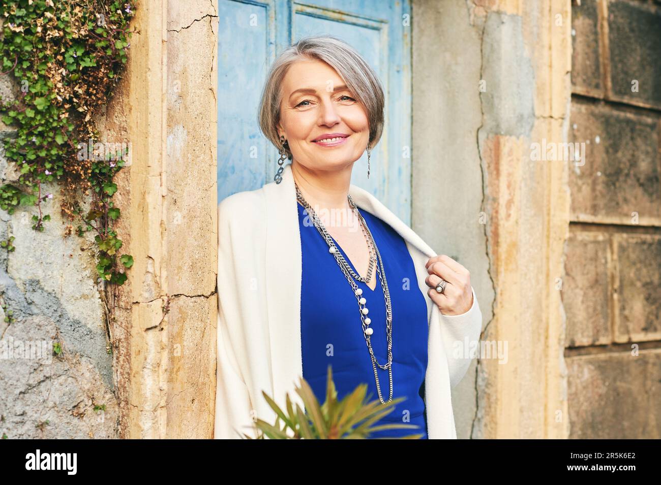 Elegant beautiful senior hi-res stock photography and images - Alamy