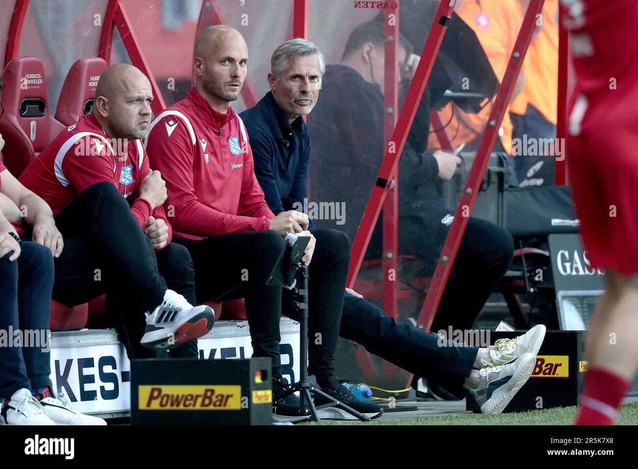 ENSCHEDE - SC Heerenveen coach Kees van Wonderen during the semi-final ...