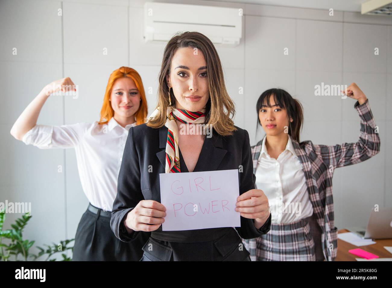 Muscle girl biceps hi-res stock photography and images - Alamy