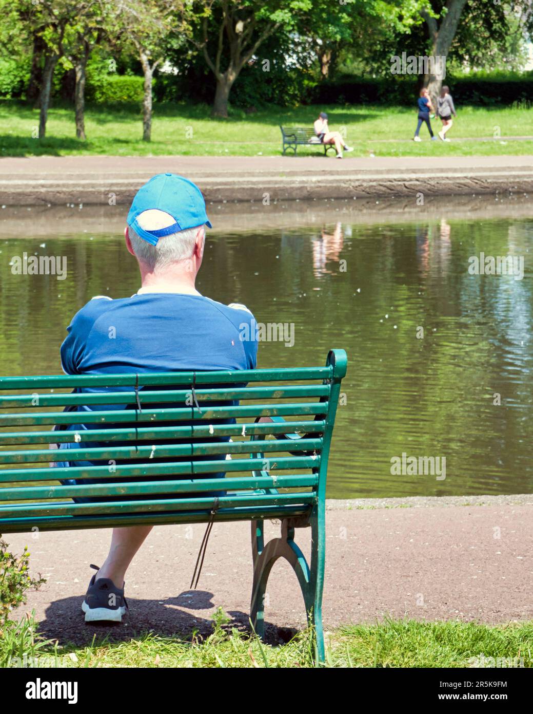 Glasgow, Scotland, UK 4th June, 2023. UK Weather: Sunny day saw locals ...