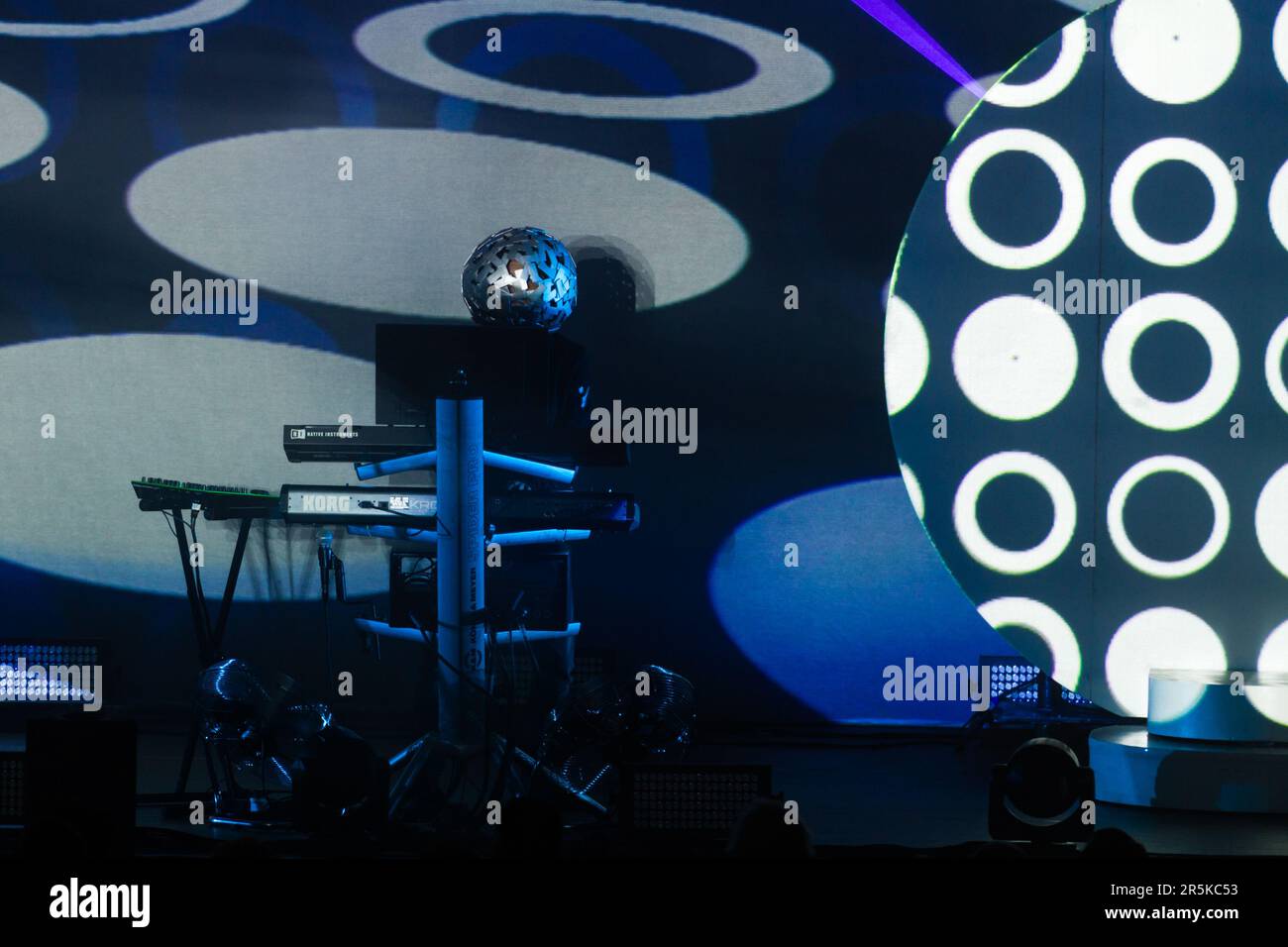 Neil tennant of the pet shop boys hi-res stock photography and images ...