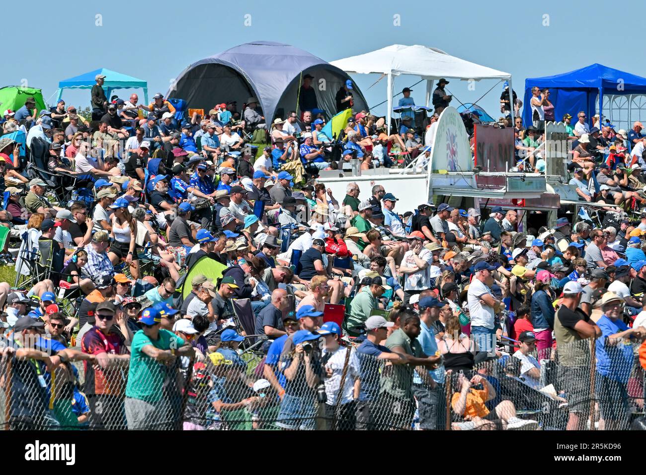 Thruxton racing circuit hi-res stock photography and images - Alamy