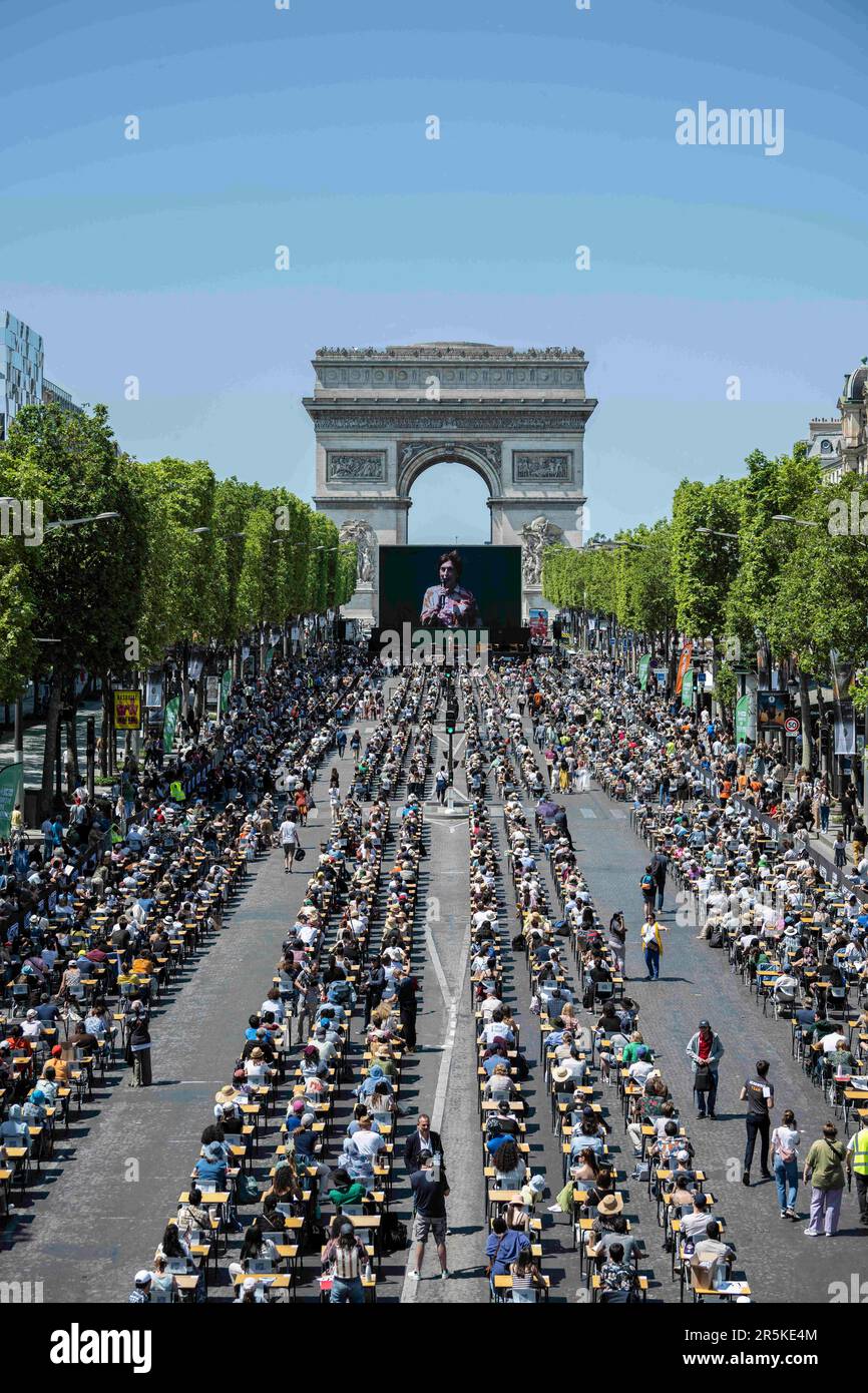 Paris, France. 04th June, 2023. Hundreds of people participate in 'The ...