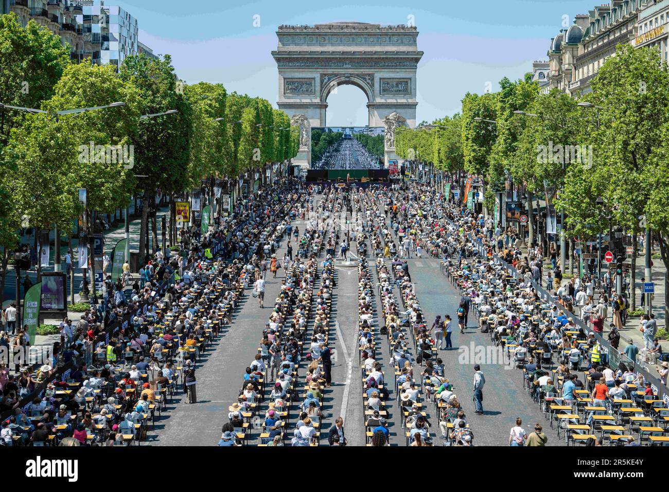 Paris, France. 04th June, 2023. Hundreds of people participate in 'The ...