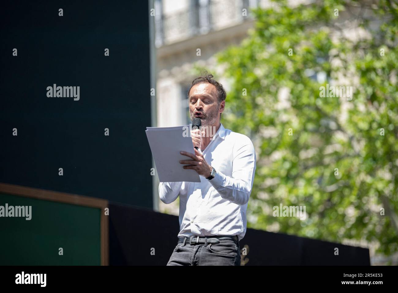 Paris, France. 04th June, 2023. Journalist Augustin Trapenard recites ...