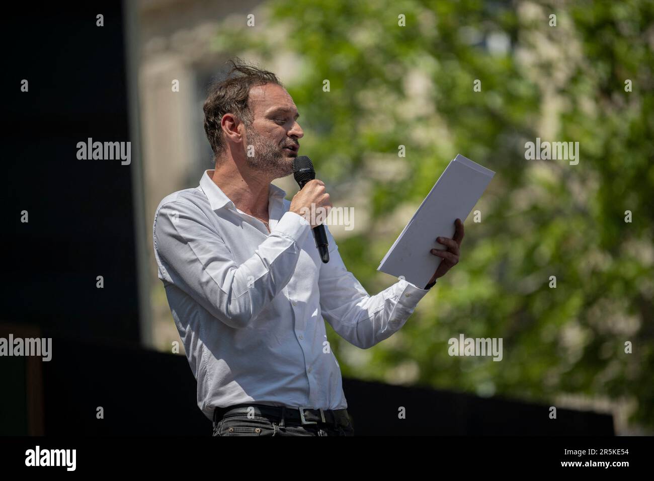 Dictation test on champs elysees hi-res stock photography and images ...