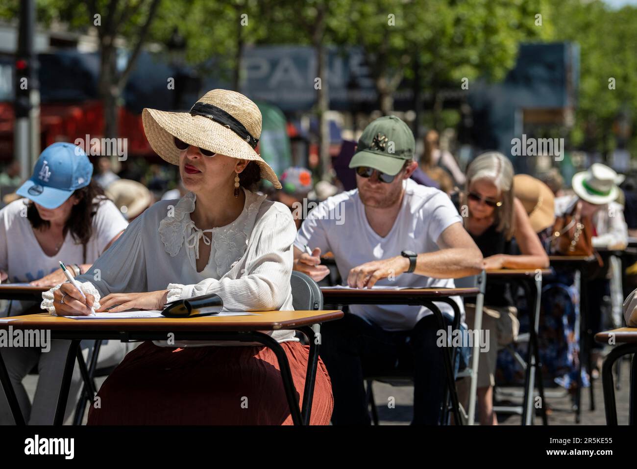 Paris, France. 04th June, 2023. Hundreds of people participate in 'The ...