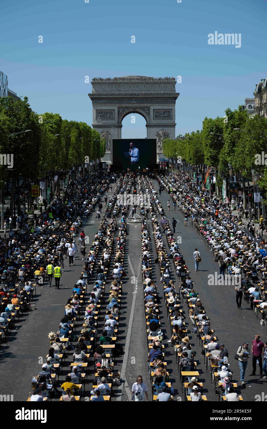 Paris, France. 04th June, 2023. Hundreds of people participate in 'The ...
