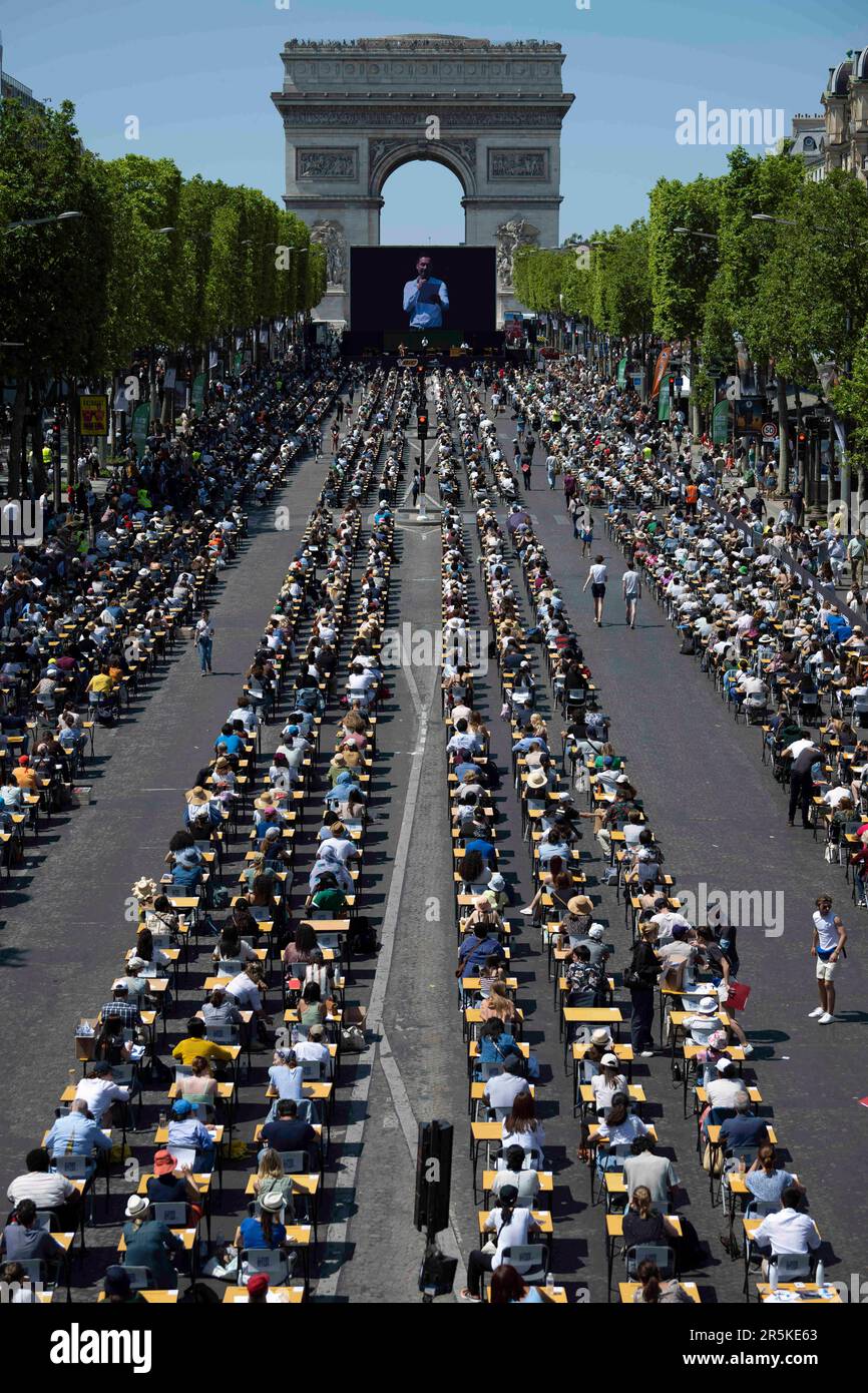 Paris, France. 04th June, 2023. Hundreds of people participate in 'The ...