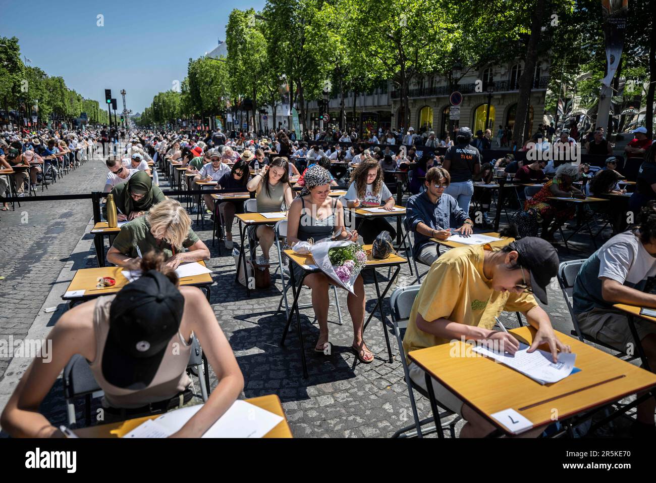 Paris, France. 04th June, 2023. Hundreds of people participate in 'The ...