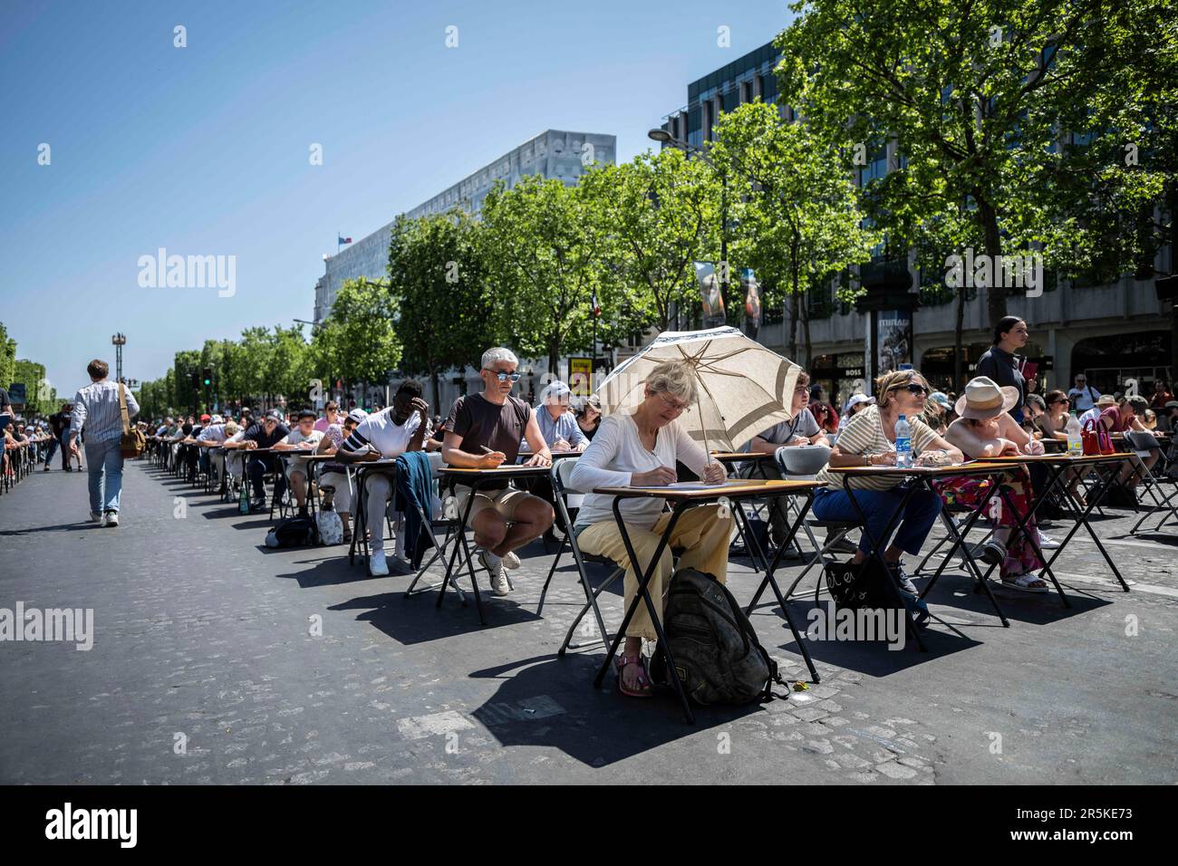 Paris, France. 04th June, 2023. Hundreds of people participate in 'The ...