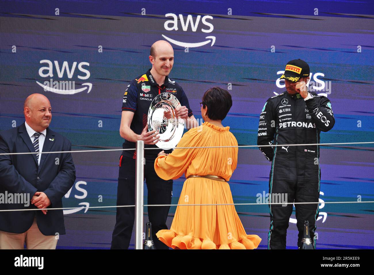 F1 constructors championship trophy hi-res stock photography and images ...
