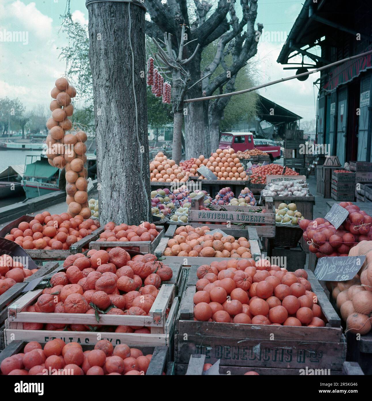 Mercado de frutos hi-res stock photography and images - Alamy