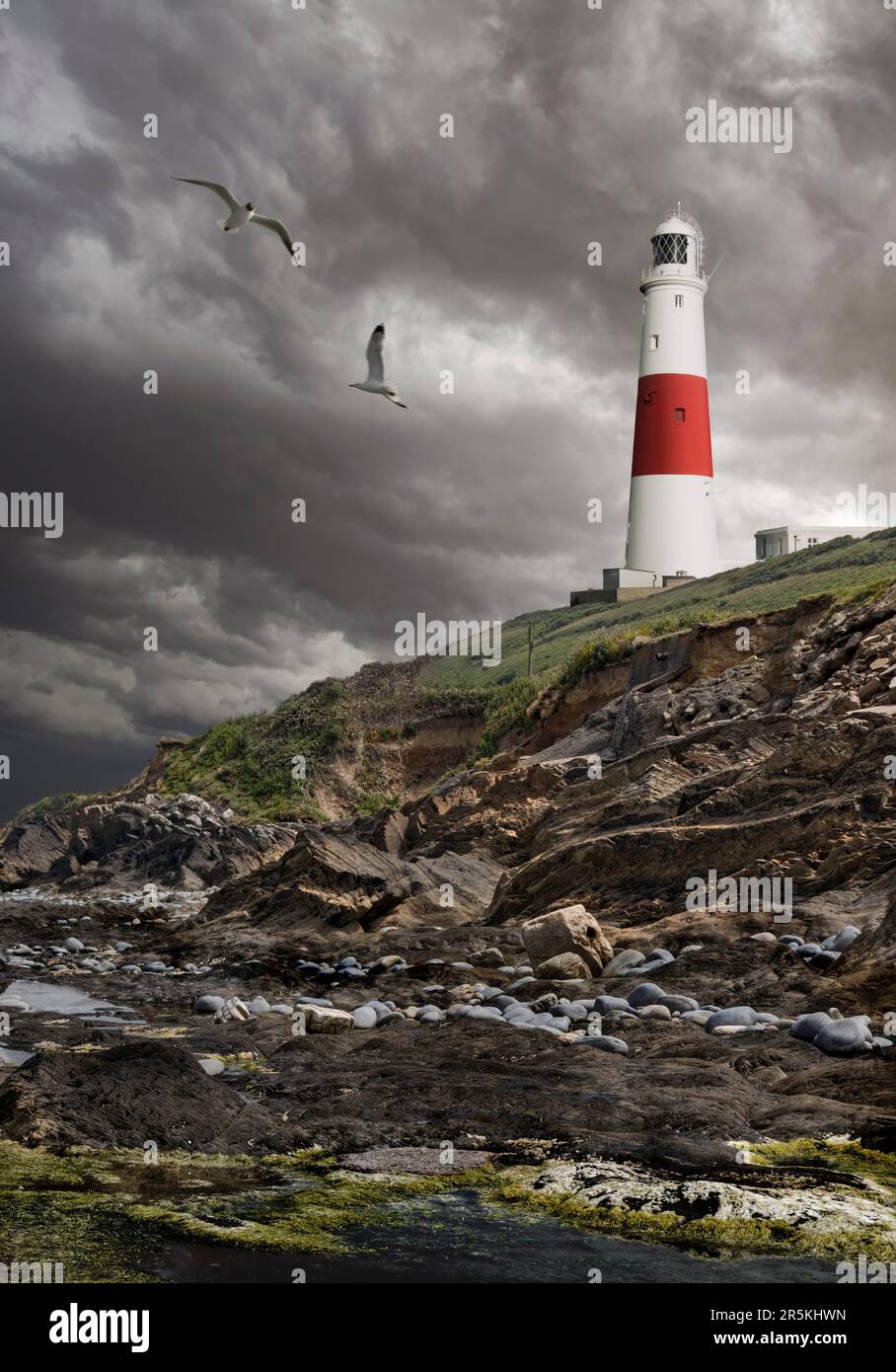 Lighthouse on clifftop hi-res stock photography and images - Alamy