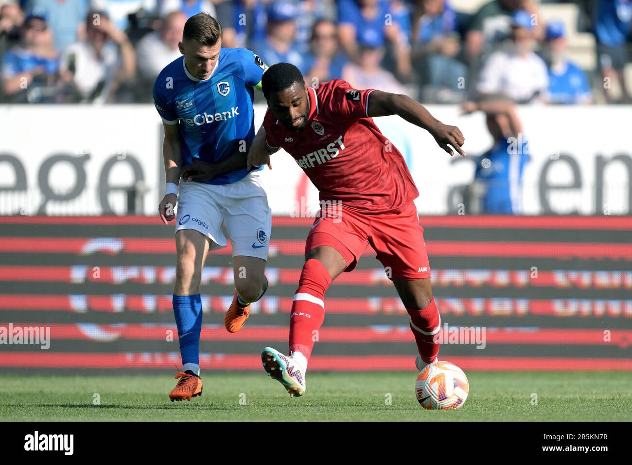 GENK - (lr) Bryan Heynen of KRC Genk, Gyrano Kerk of Royal Antwerp FC ...