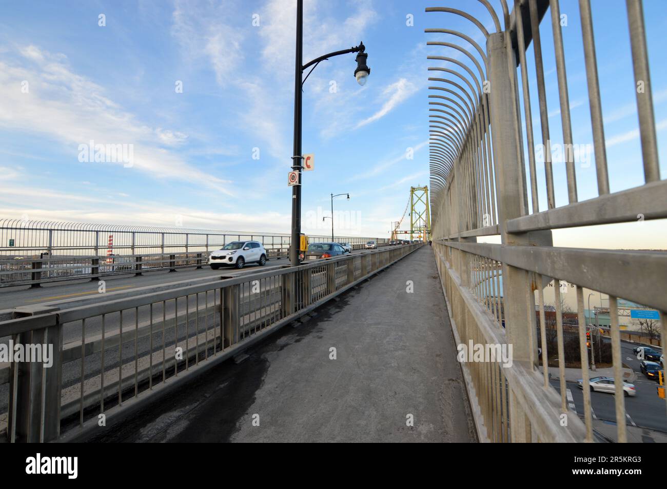 Pedestrian walkway on Angus L. Macdonald suspension bridge in Halifax ...