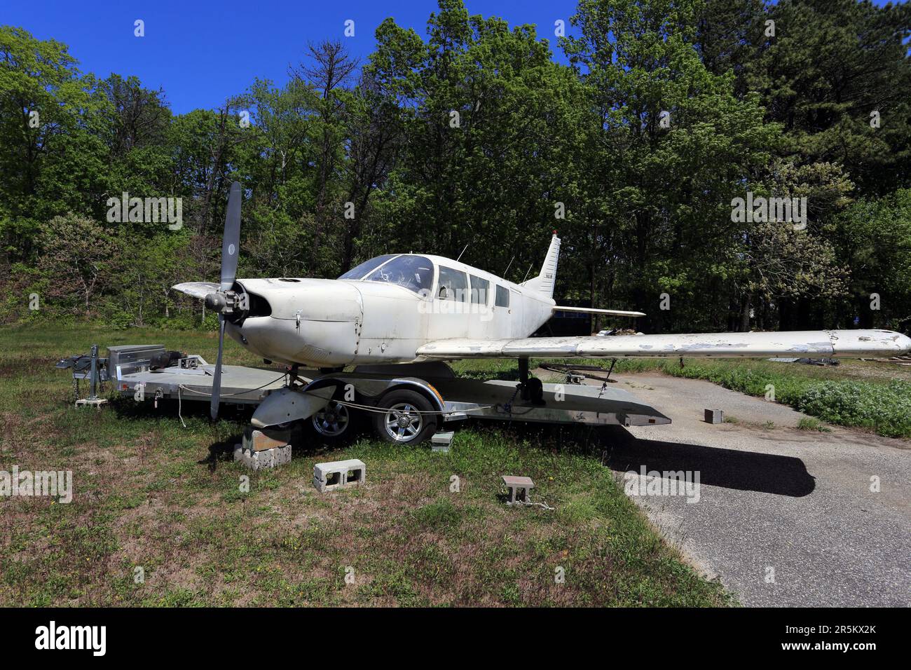 Aircraft restoration hi-res stock photography and images - Alamy