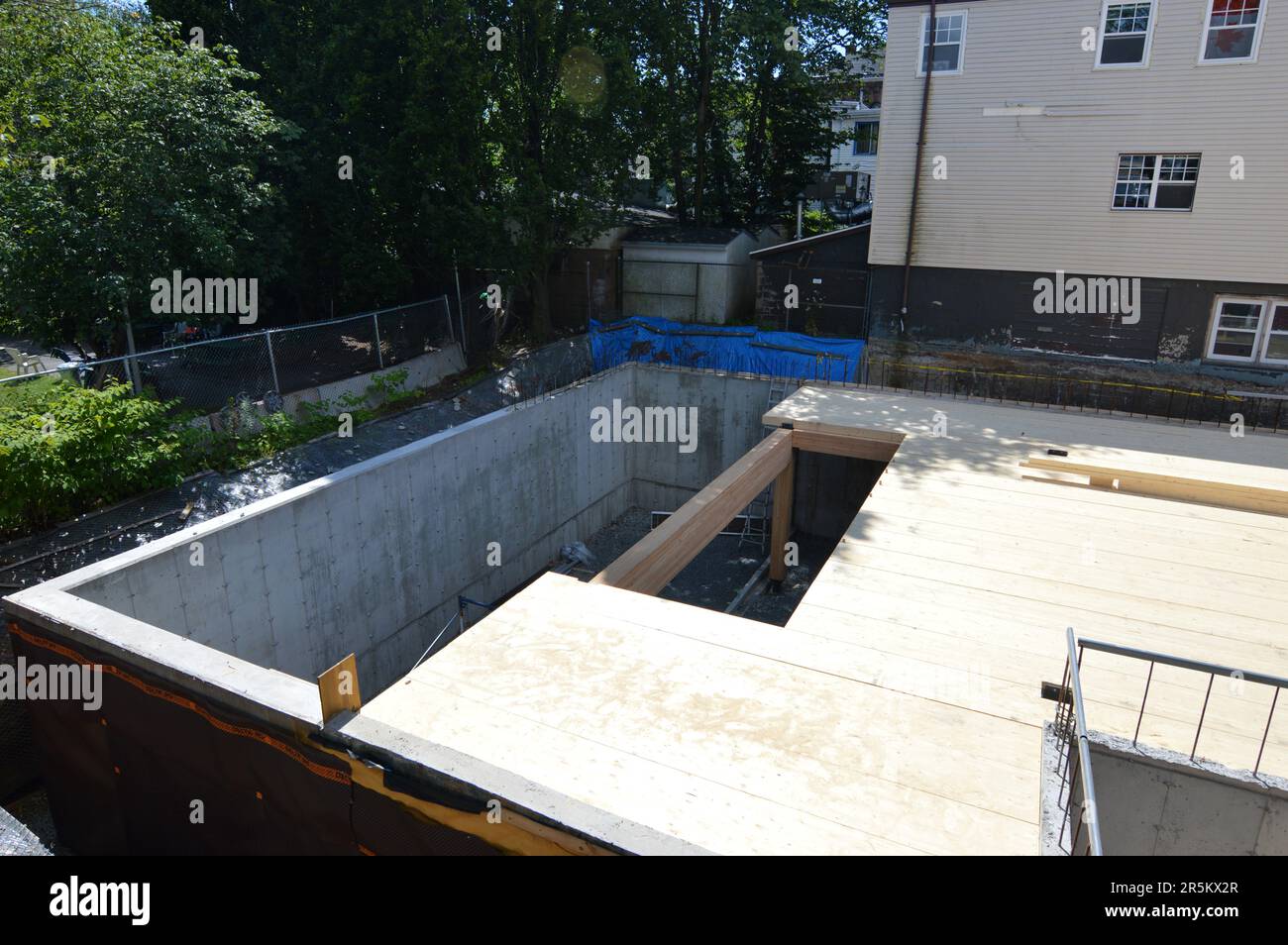 Construction of the FBM mixed-use building at 5560 Cunard Street ...