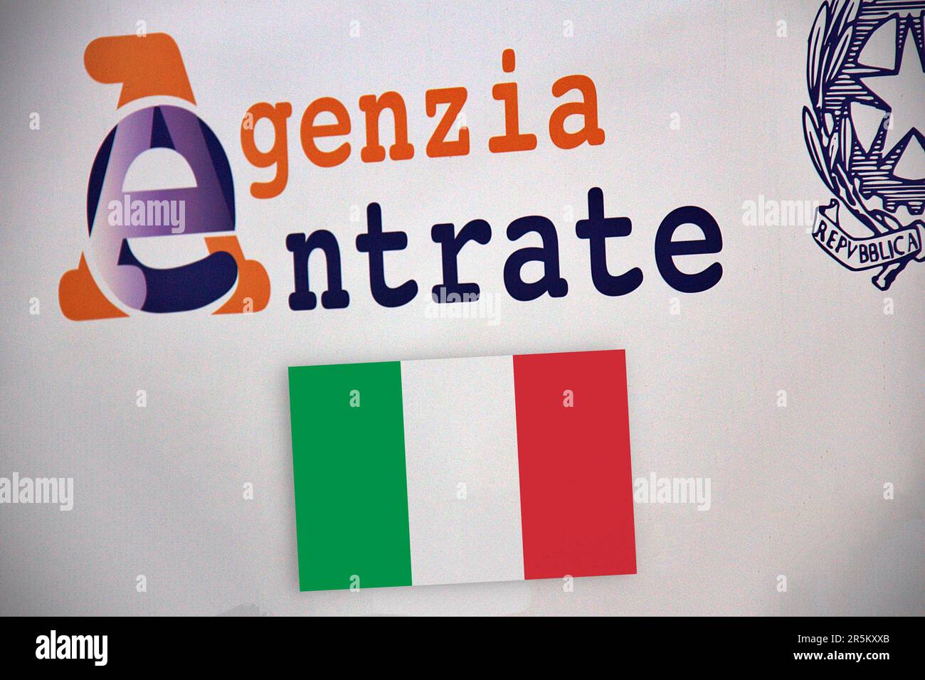 Customs declaration sign hi-res stock photography and images - Alamy