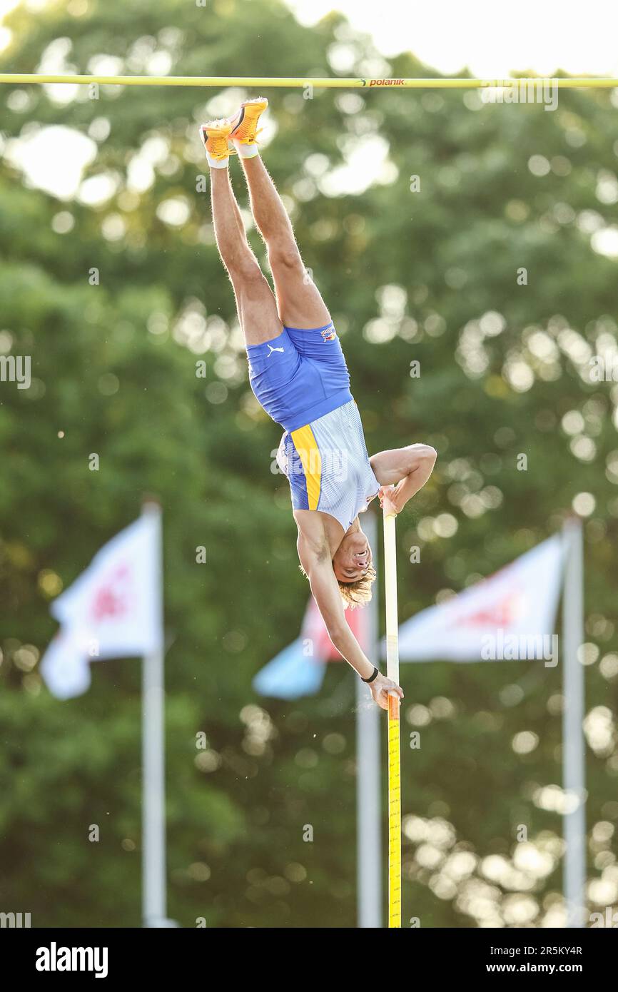 HENGELO - Armand Duplantis in action during the pole vault at the 42nd ...