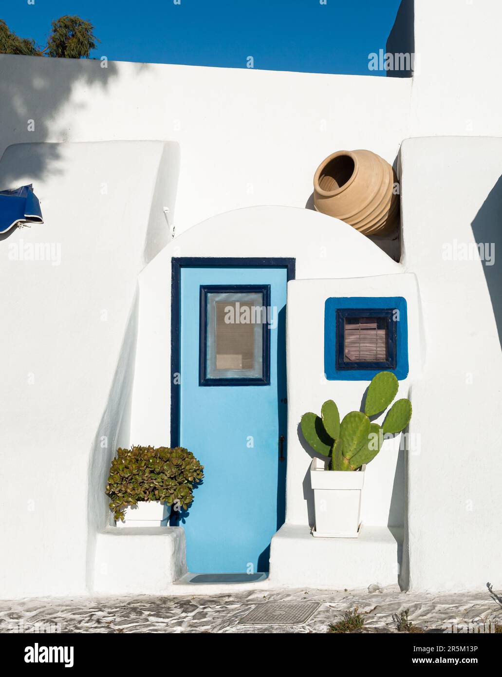 Traditional greek house, Cycledic architecture, Santorini, Greece Stock ...