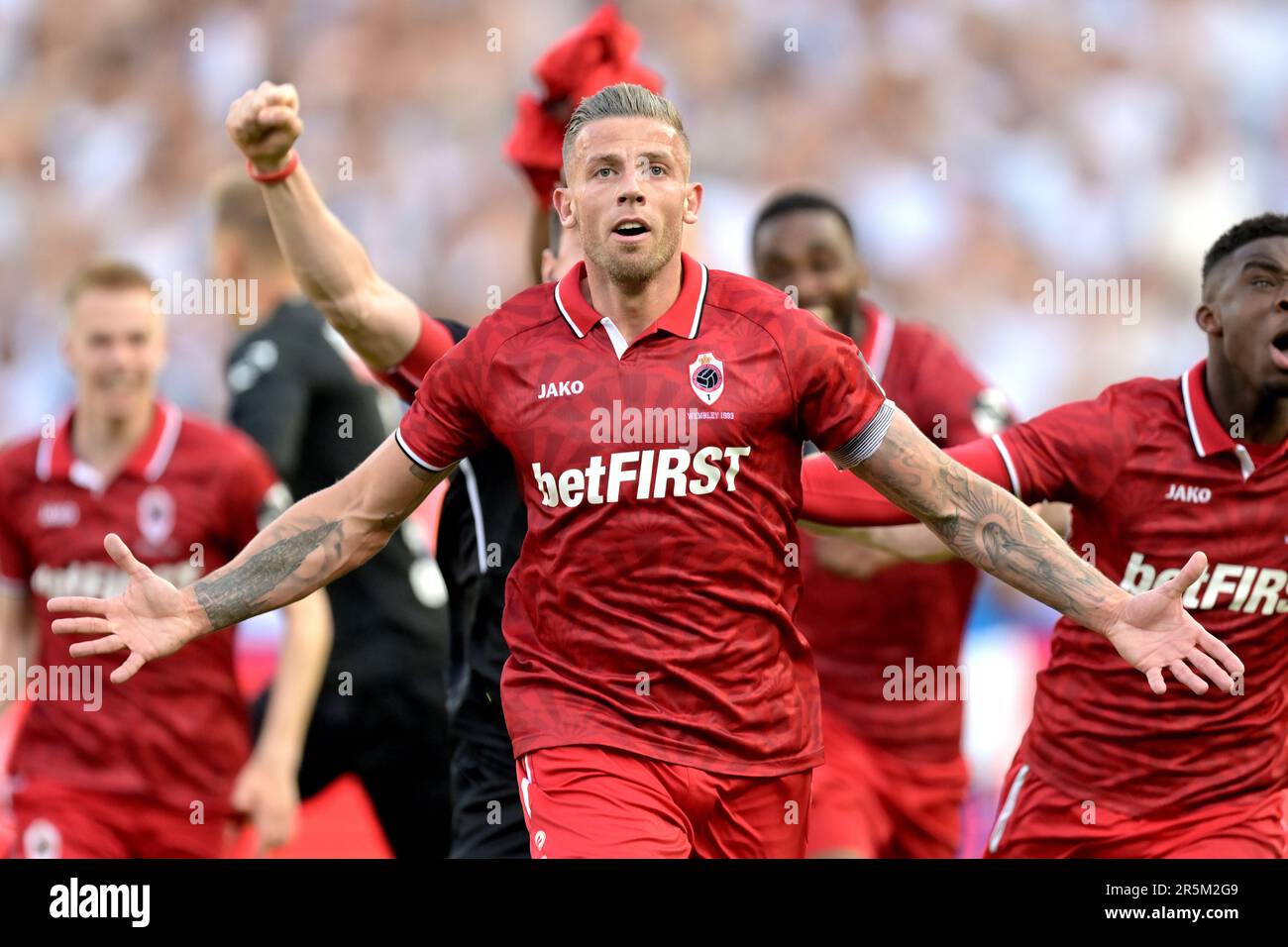 GENK - Toby Alderweireld of Royal Antwerp FC celebrates the 2-2 during ...