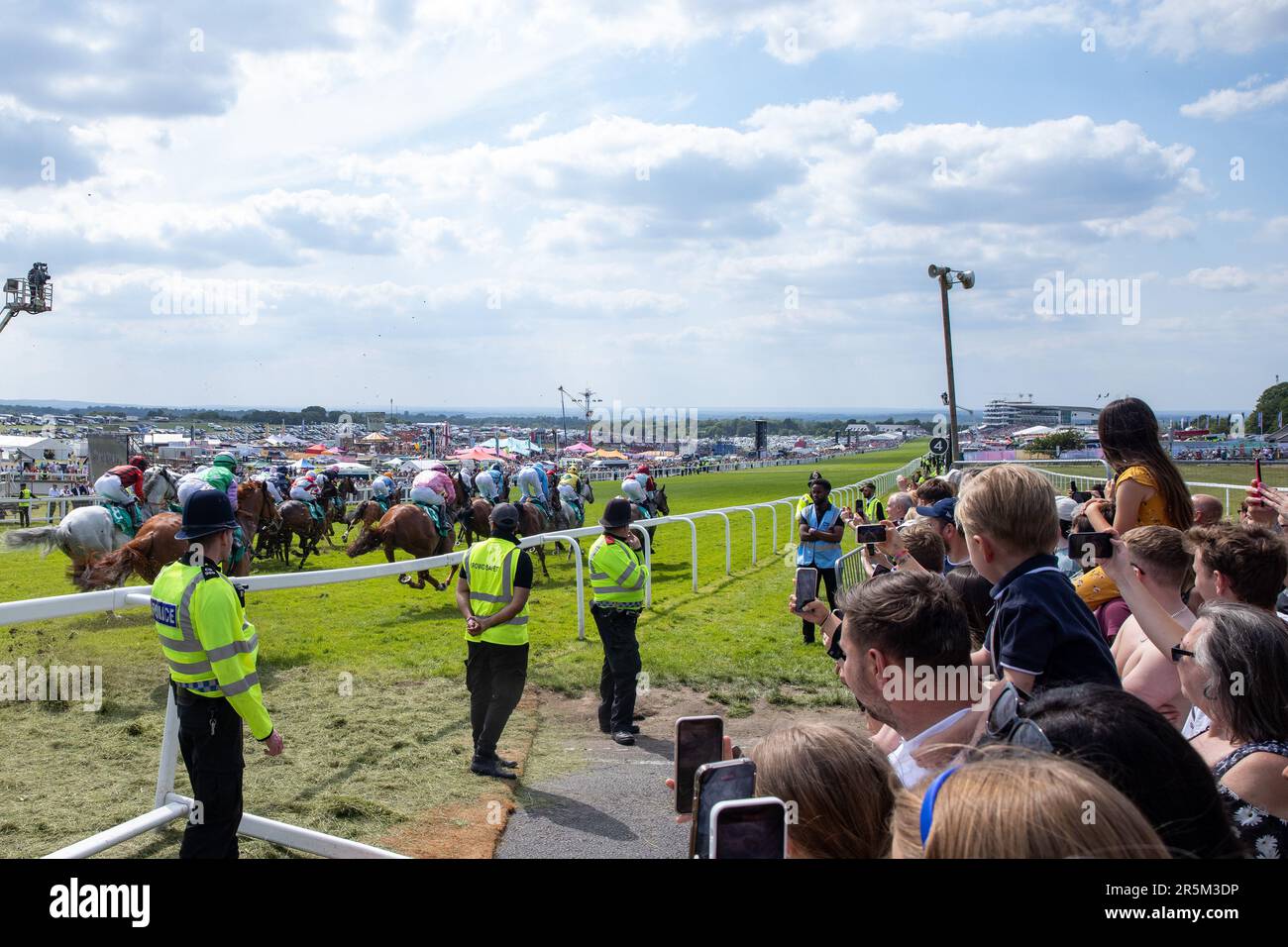 Epsom derby track 2023 hi-res stock photography and images - Alamy