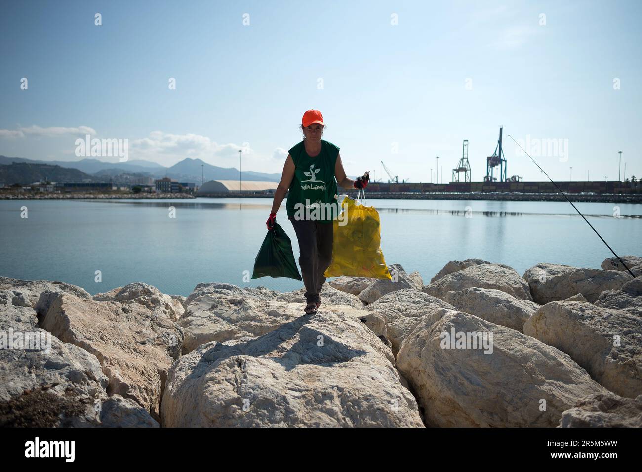 Malaga, Spain. 04th June, 2023. A volunteer is seen collecting waste ...