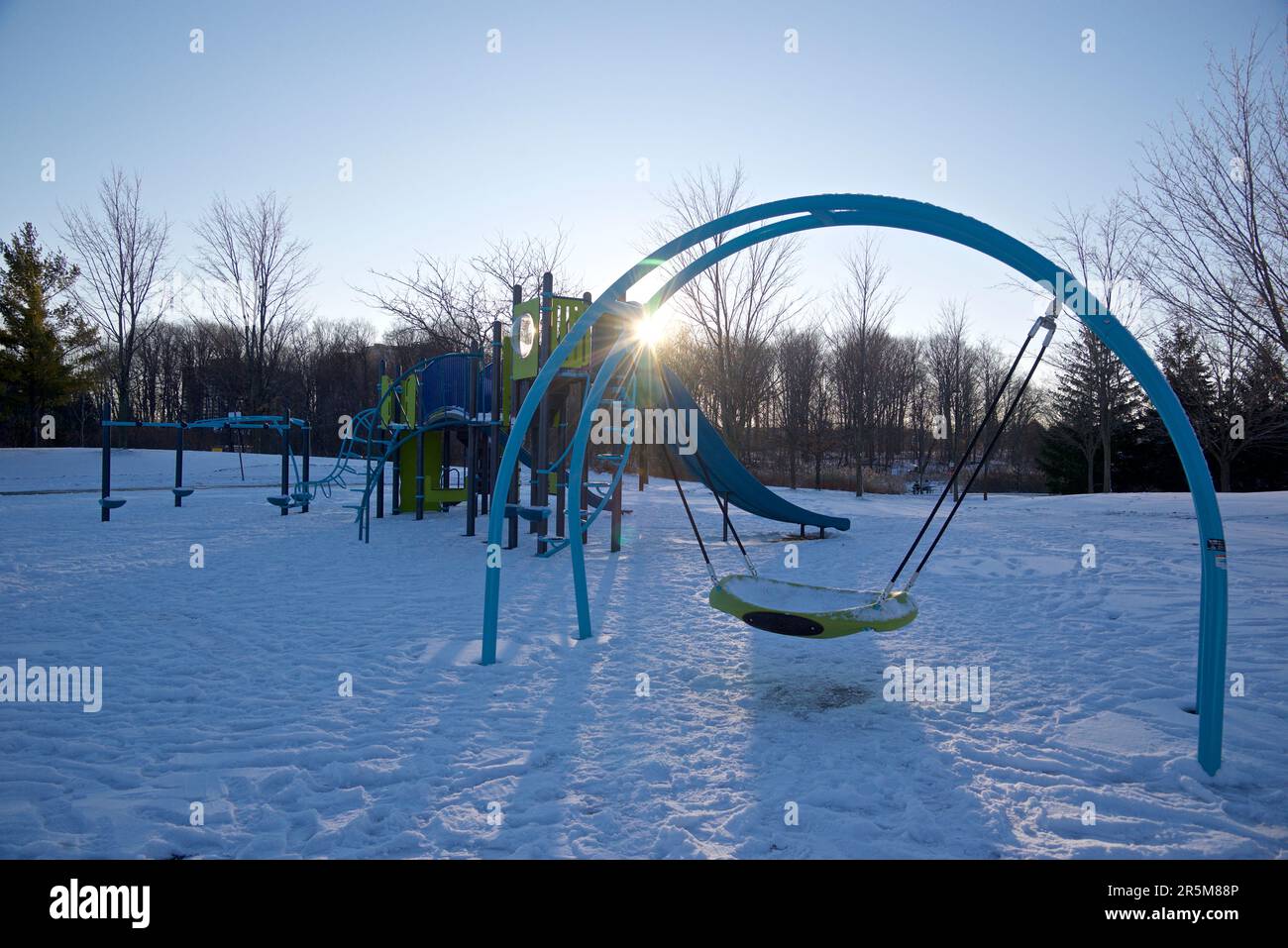 City playground wide shot hi-res stock photography and images - Alamy