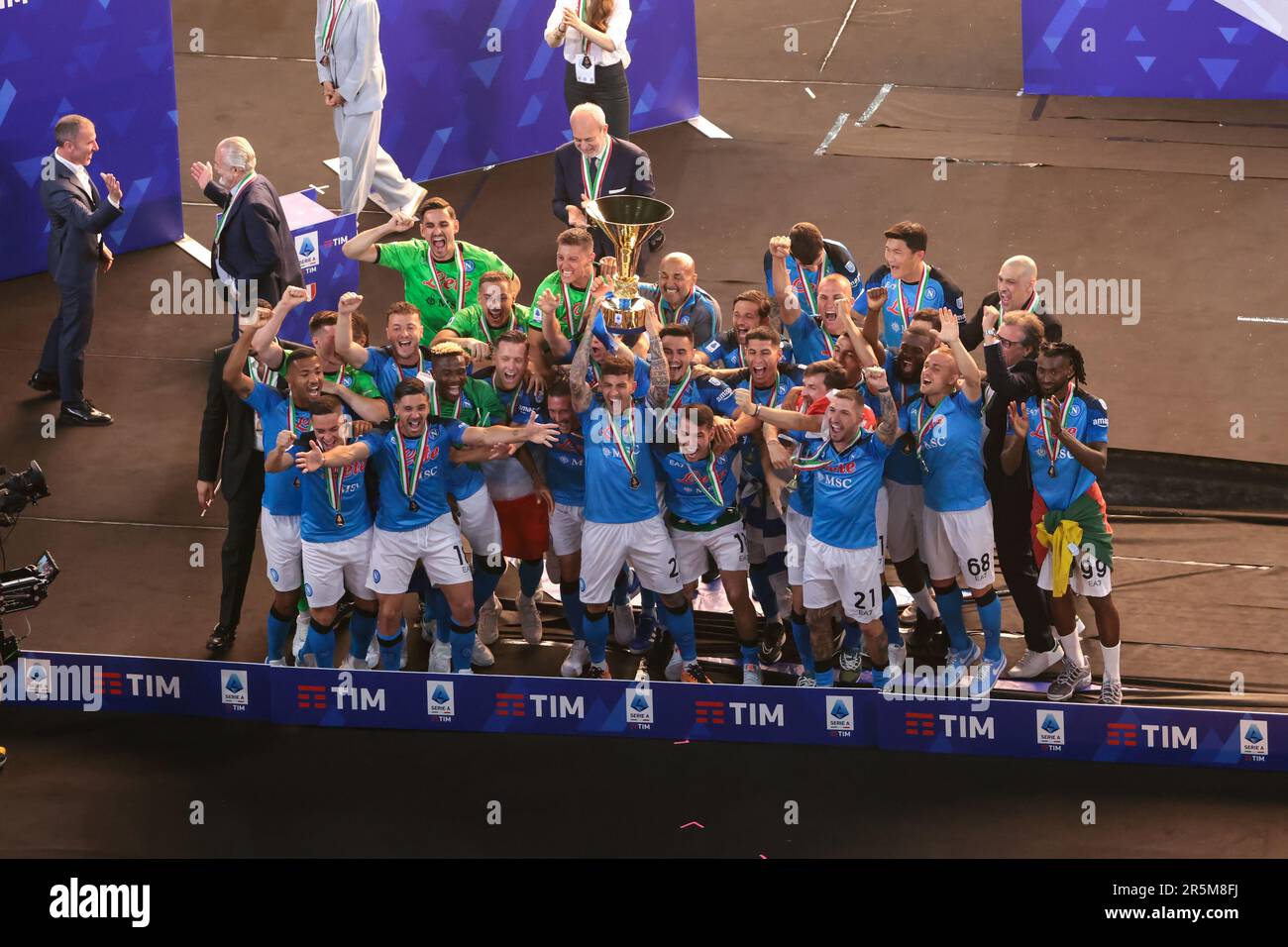 Napoli, Italy. 4th June, 2023. Giovanni Di Lorenzo of SSC Napoli lifts ...