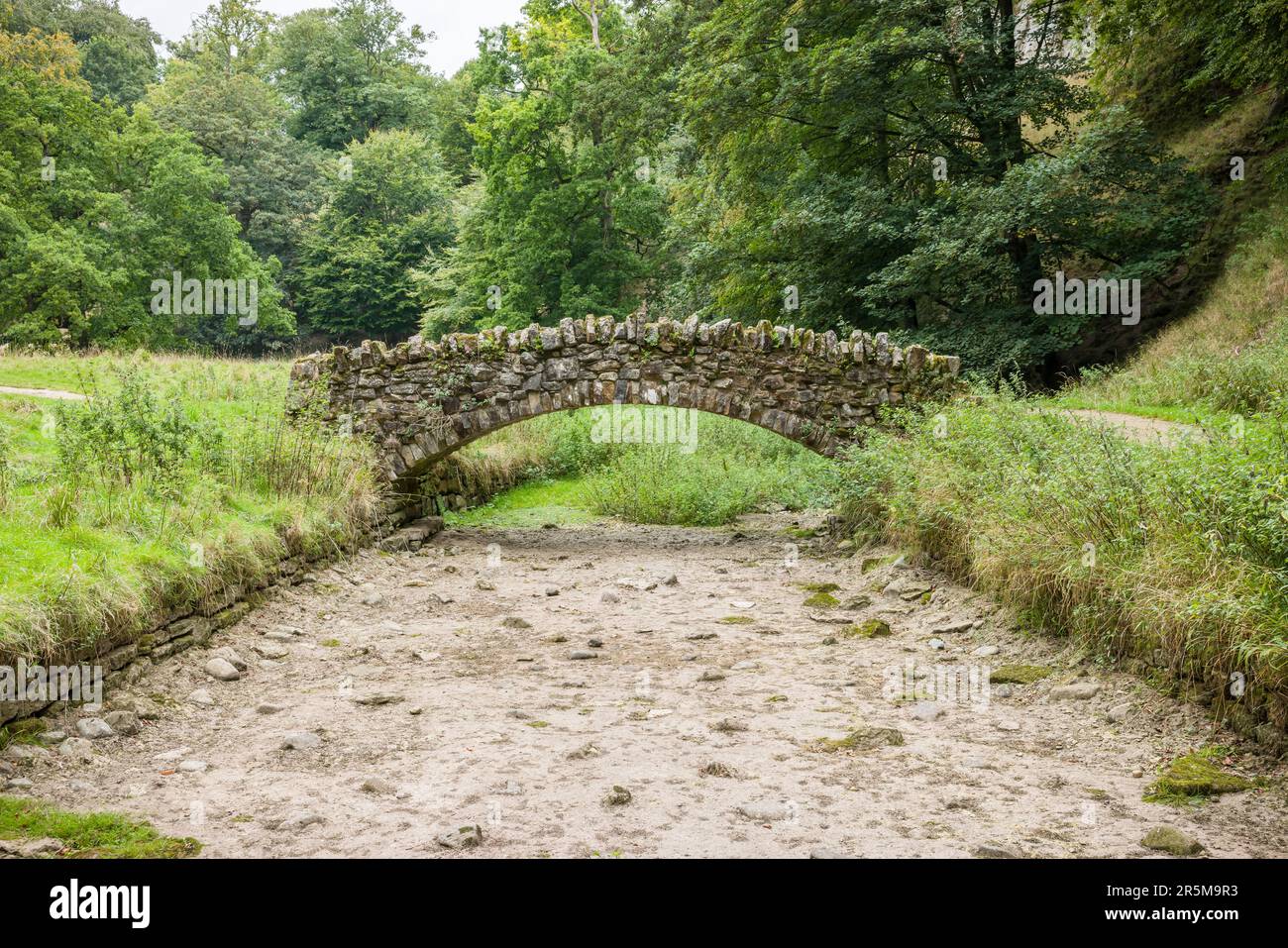 English stone bridges hi-res stock photography and images - Alamy