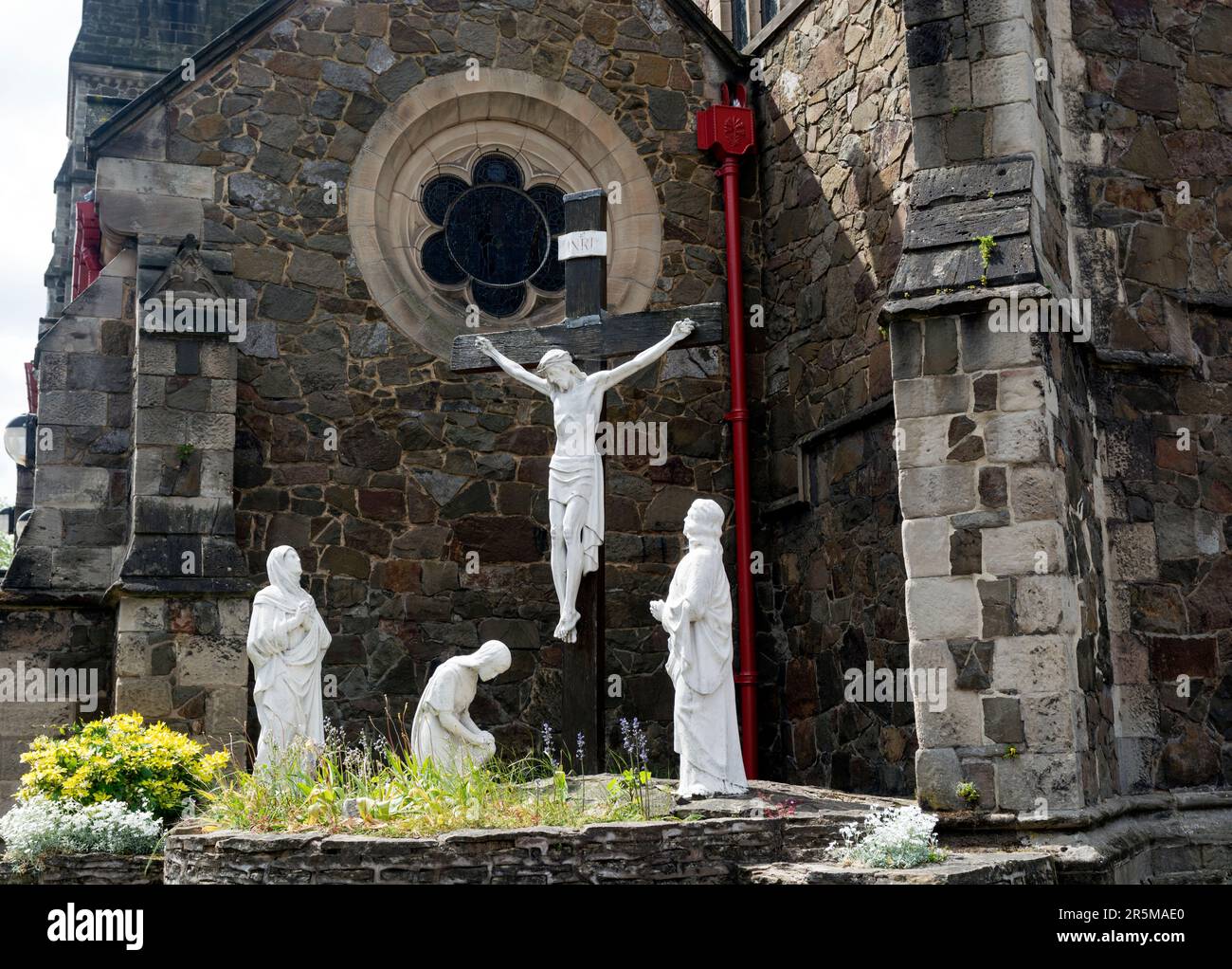 Statues and churches hi-res stock photography and images - Alamy