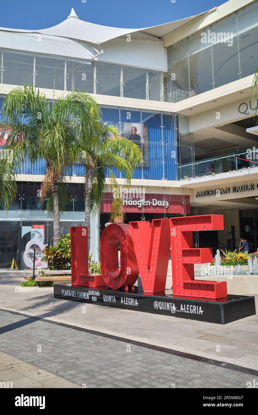 Love Sign on 5th Avenue Shopping Street Playa Del Carmen Yucatan Mexico ...