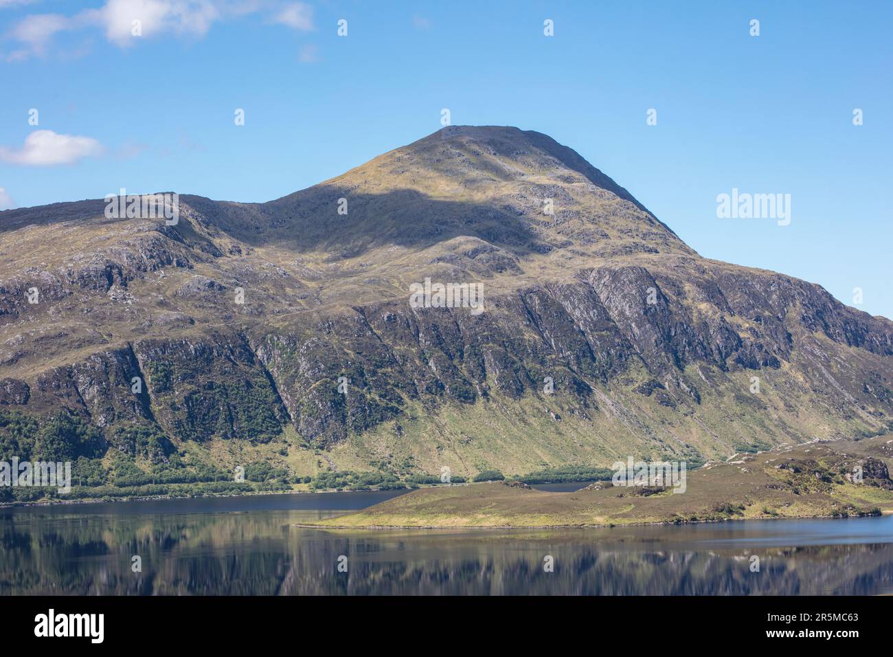 Arkle is a magnificent mountain: a shattered, curving ridge of ...