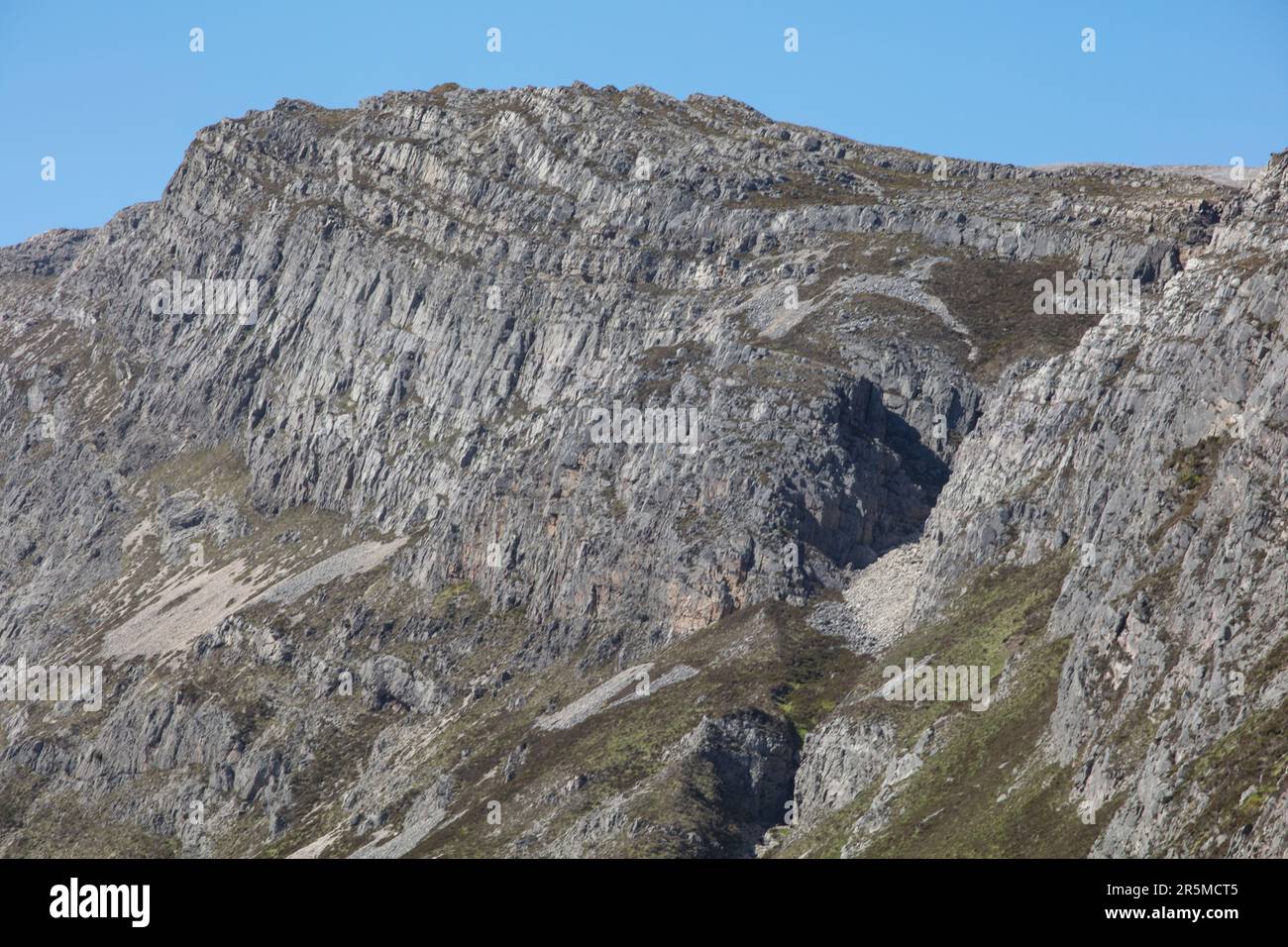 Arkle is a magnificent mountain: a shattered, curving ridge of ...