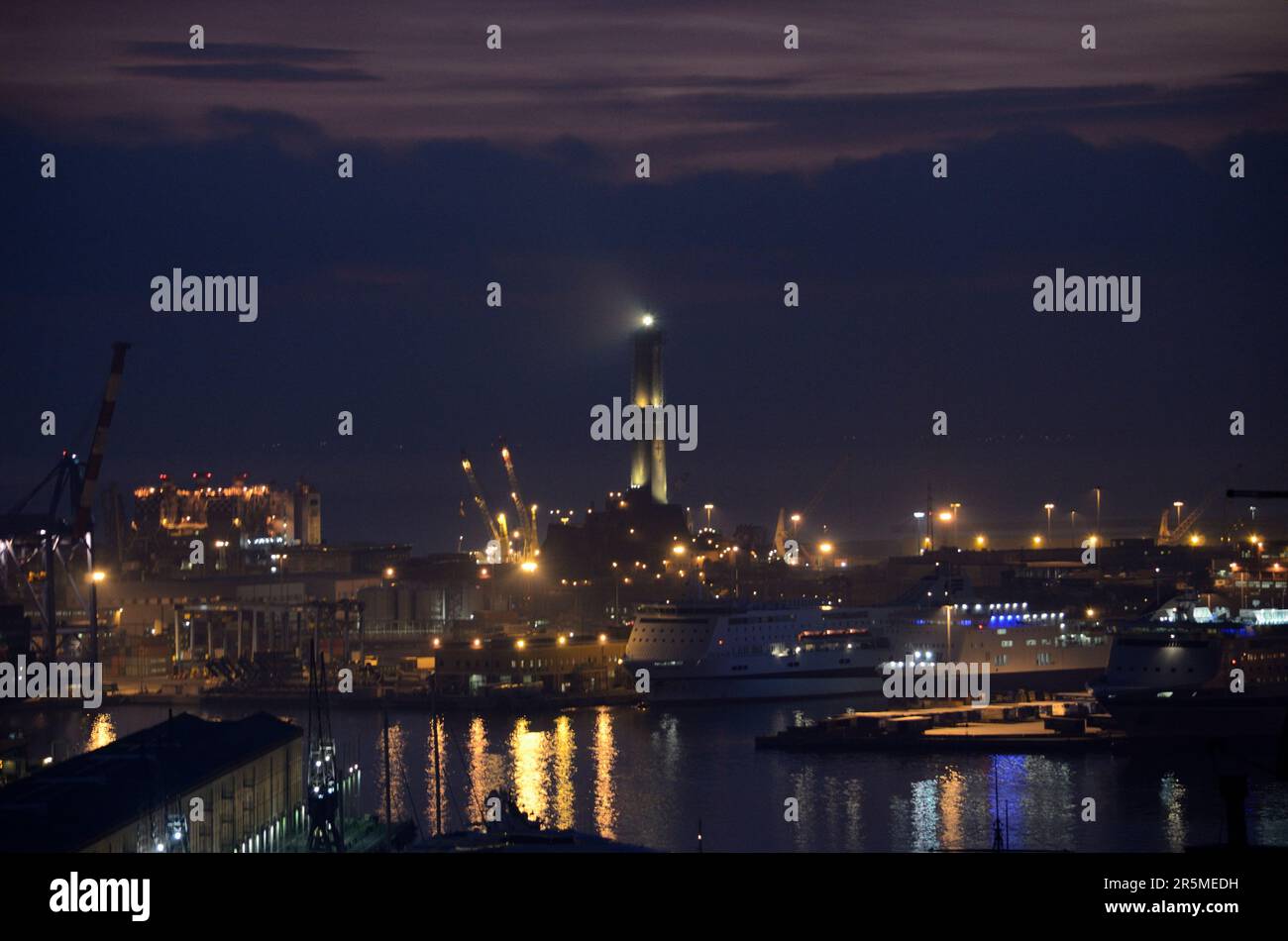 Genova harbour sunset hi-res stock photography and images - Alamy