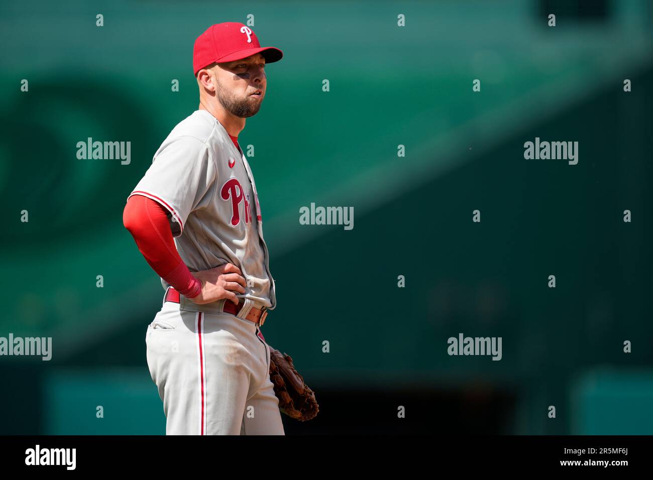 Philadelphia Phillies third baseman Drew Ellis walks on the field ...