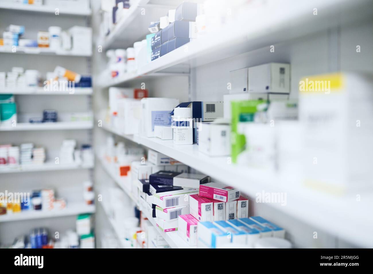 Drug stock in a contemporary pharmacy hi-res stock photography and ...