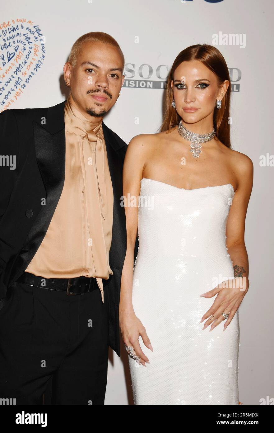 LOS ANGELES, CALIFORNIA - JUNE 02: (L-R) Evan Ross and Ashlee Simpson ...