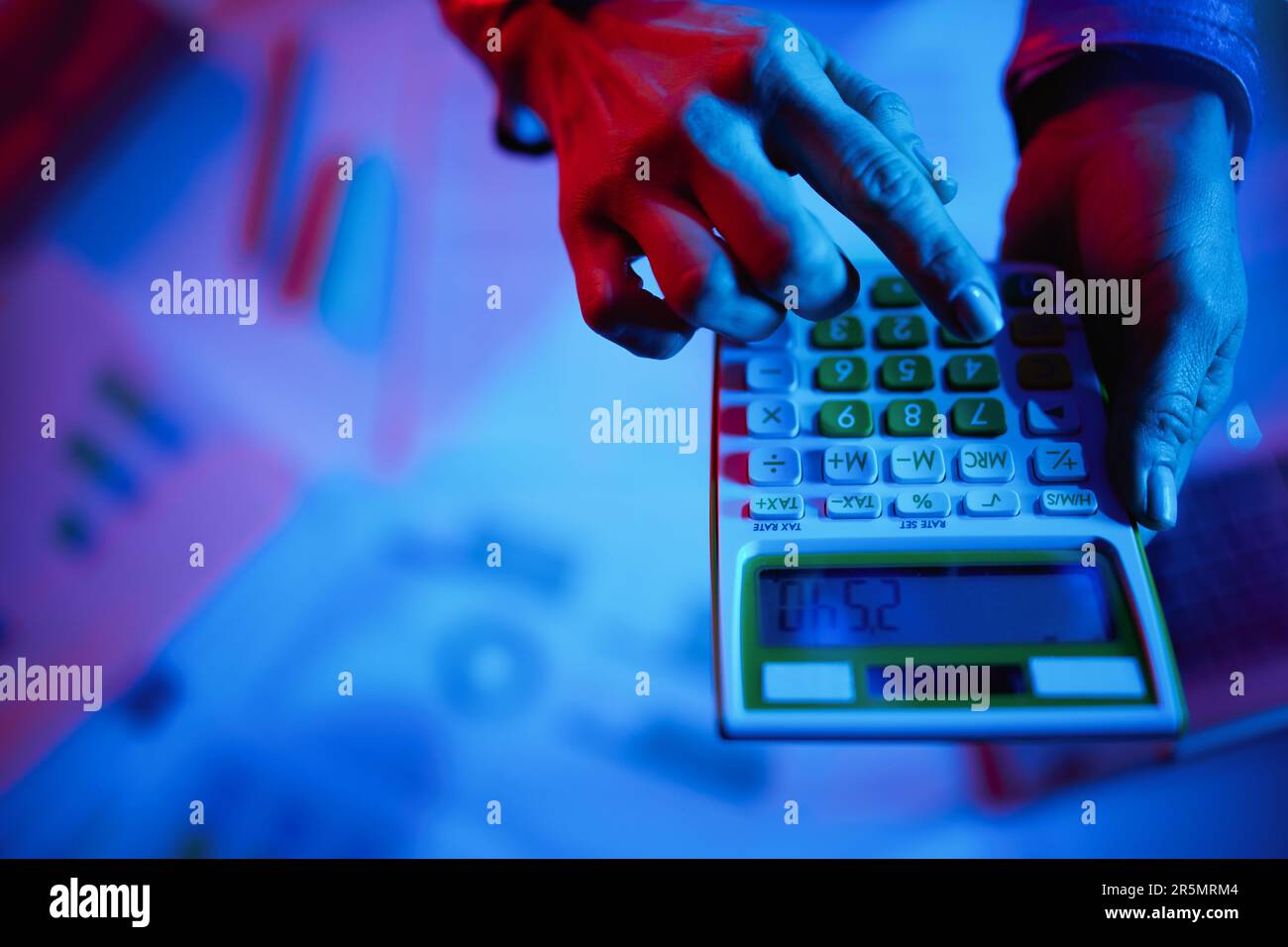 Woman calculator test hi-res stock photography and images - Alamy