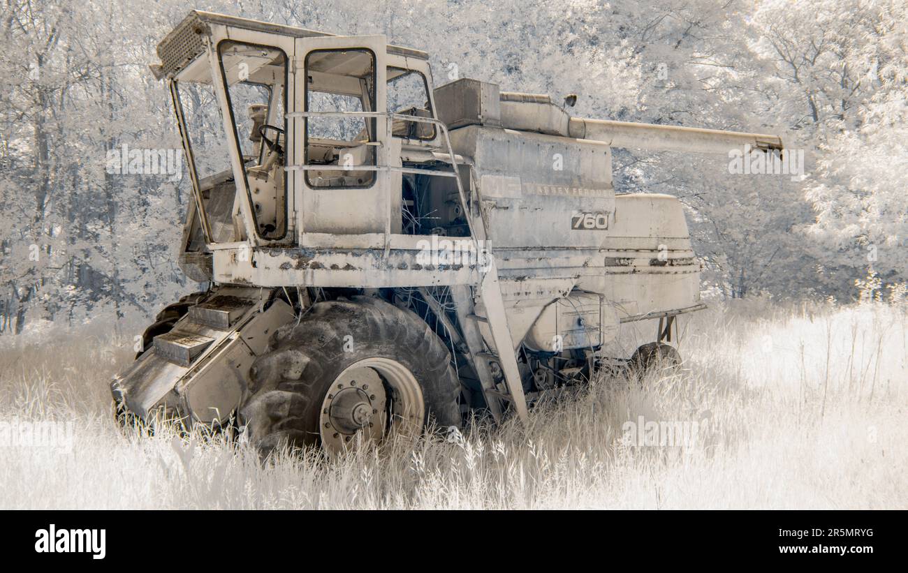 Old massey ferguson combine harvester hi-res stock photography and ...