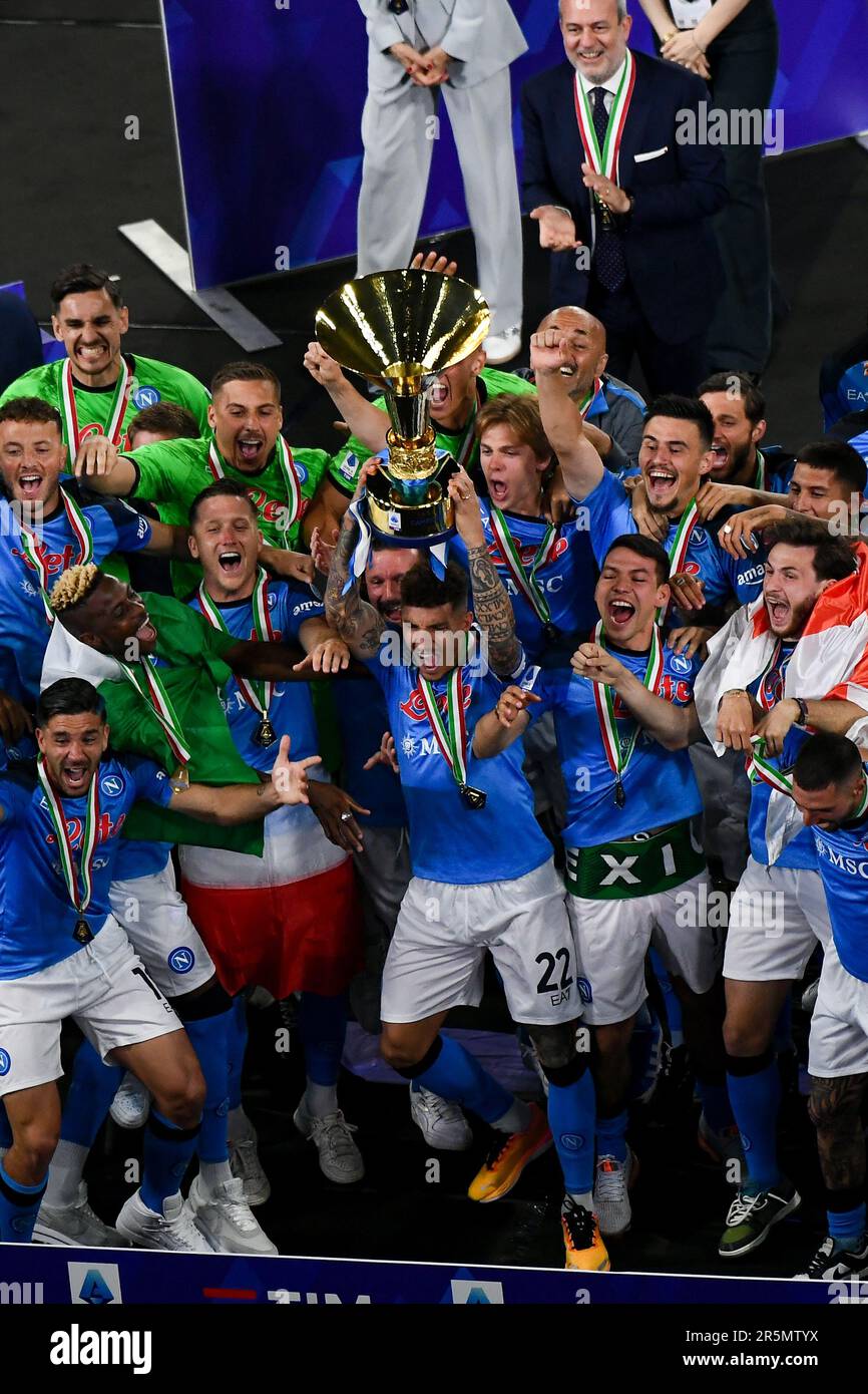 Naples, Italy. 04th June, 2023. The SSC Napoli team celebrates the ...