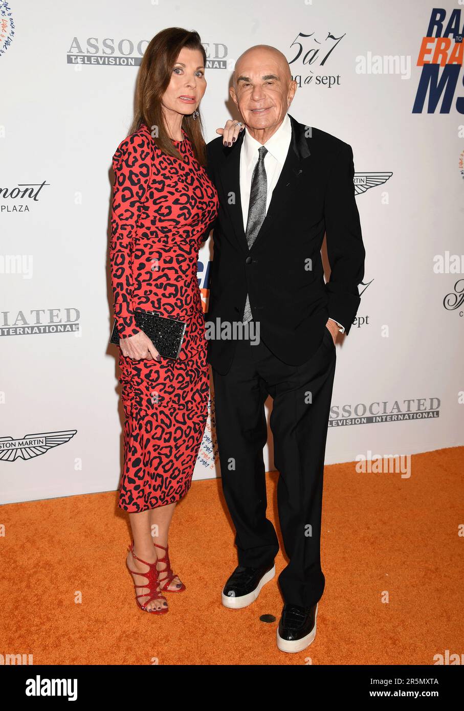 LOS ANGELES, CALIFORNIA - JUNE 02: (L-R) Linell Shapiro and Robert ...