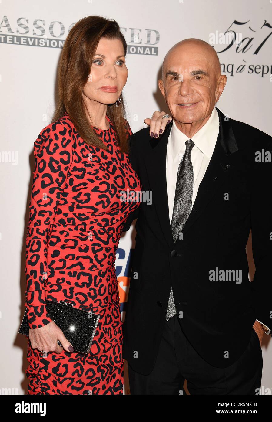 LOS ANGELES, CALIFORNIA - JUNE 02: (L-R) Linell Shapiro and Robert ...