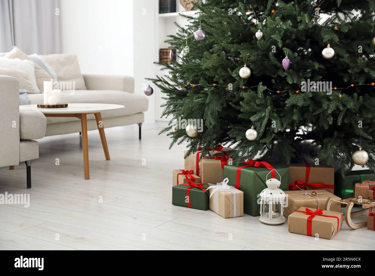Decorated lantern gift boxes hi-res stock photography and images - Alamy