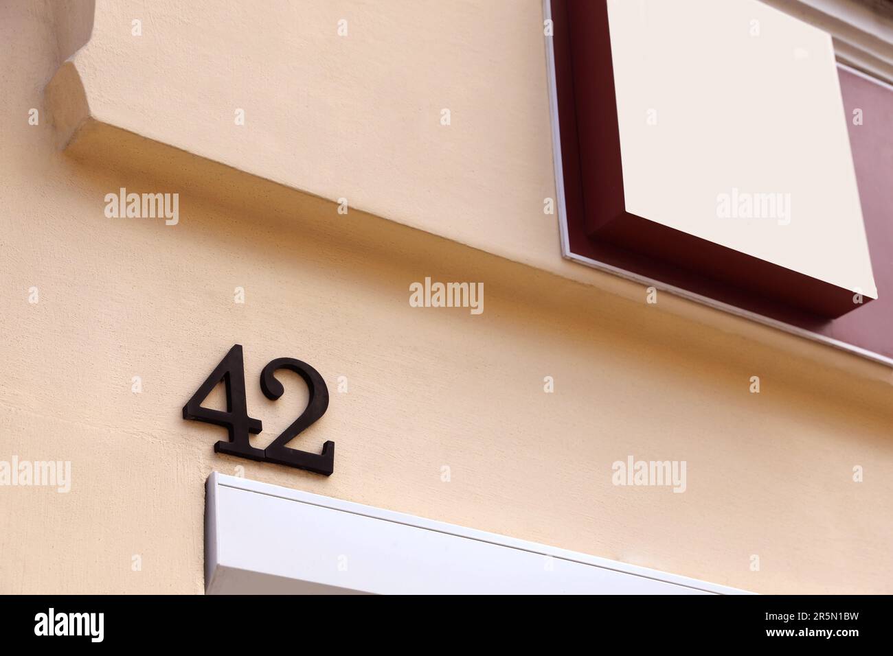 House number 42 sign hi-res stock photography and images - Alamy