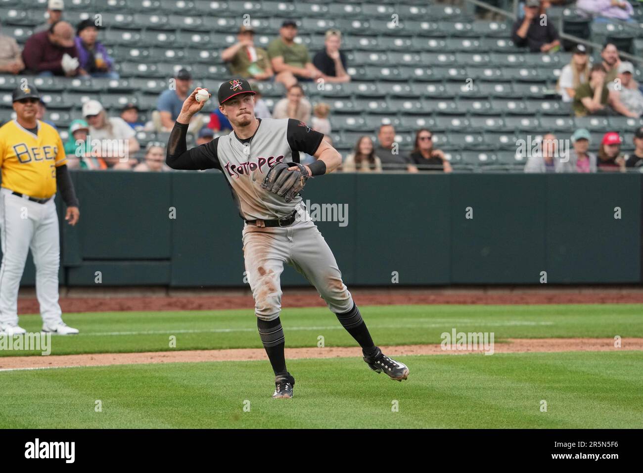June 3 2023: Albuquerque third baseman Aaron Schunk (2) makes a play ...